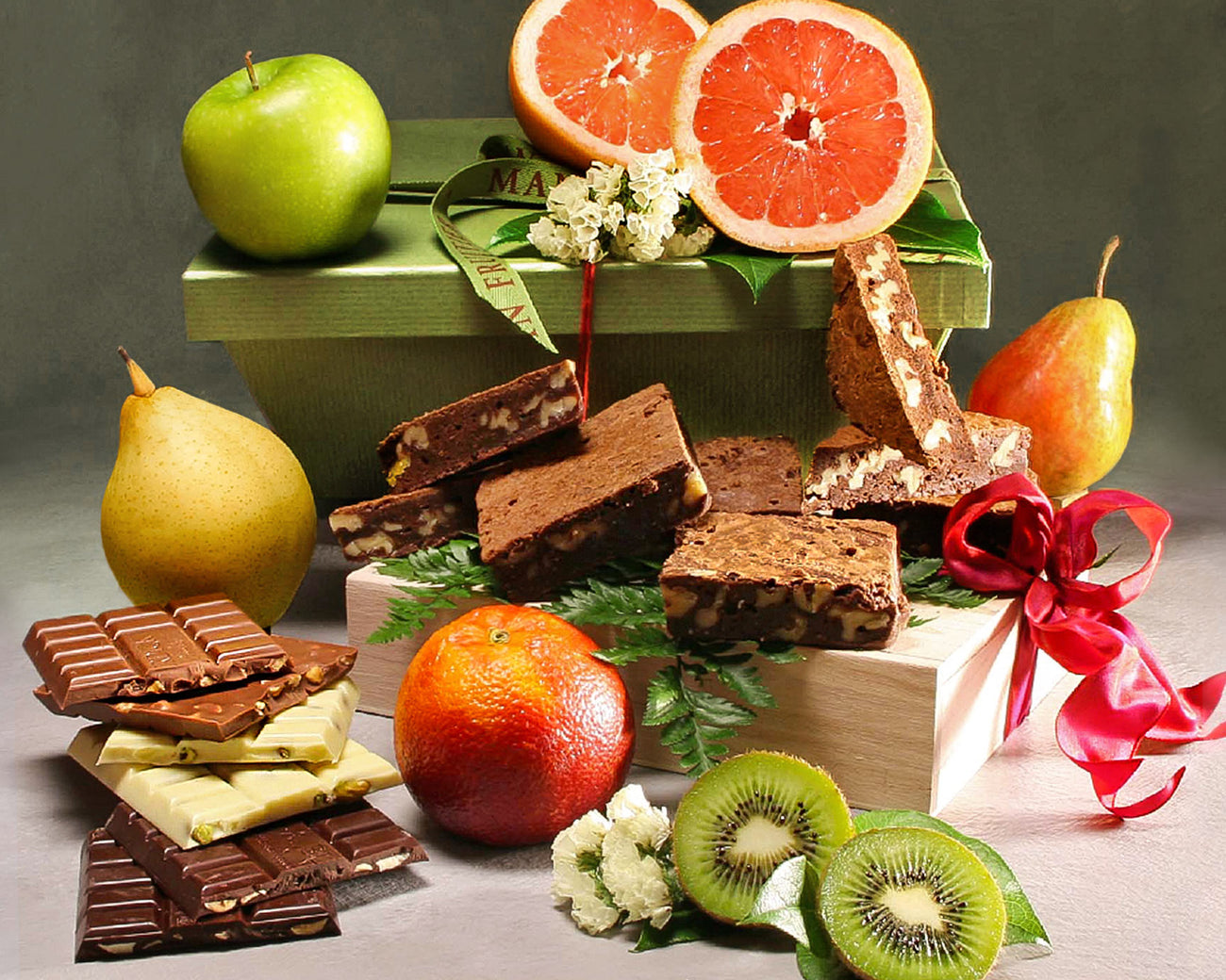 Birthday Gift Baskets with Fruit and Sweets for Delivery – Manhattan ...