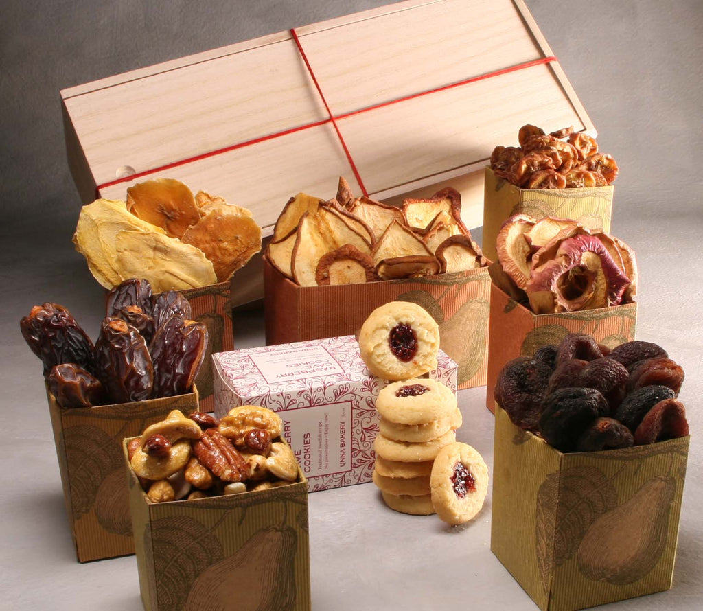 Grand Organic Dried Fruit, Nut & Sweet Box – Manhattan Fruitier